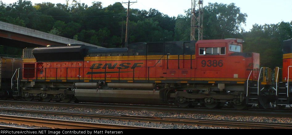 BNSF 9386